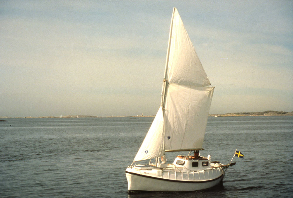 Amfibie-Bris 1985-89 – Simple habits, simple boat